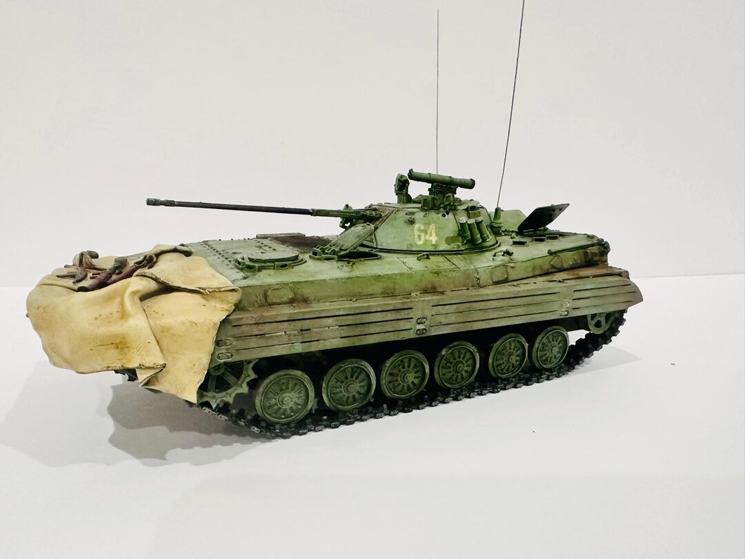 Tank Afv 1/35 BMP-2 Scale Model Modern Russian Soviet. Painted and ...