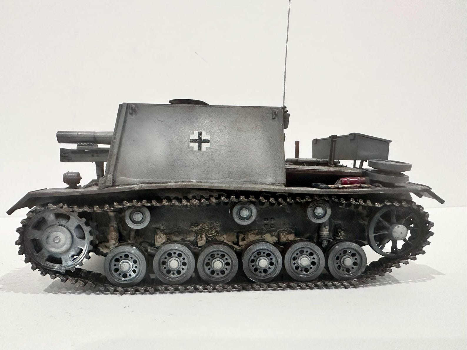 Panzer Tank German 1/35 Scale Model Sturminfanteriegeschütz 33B With 15 ...