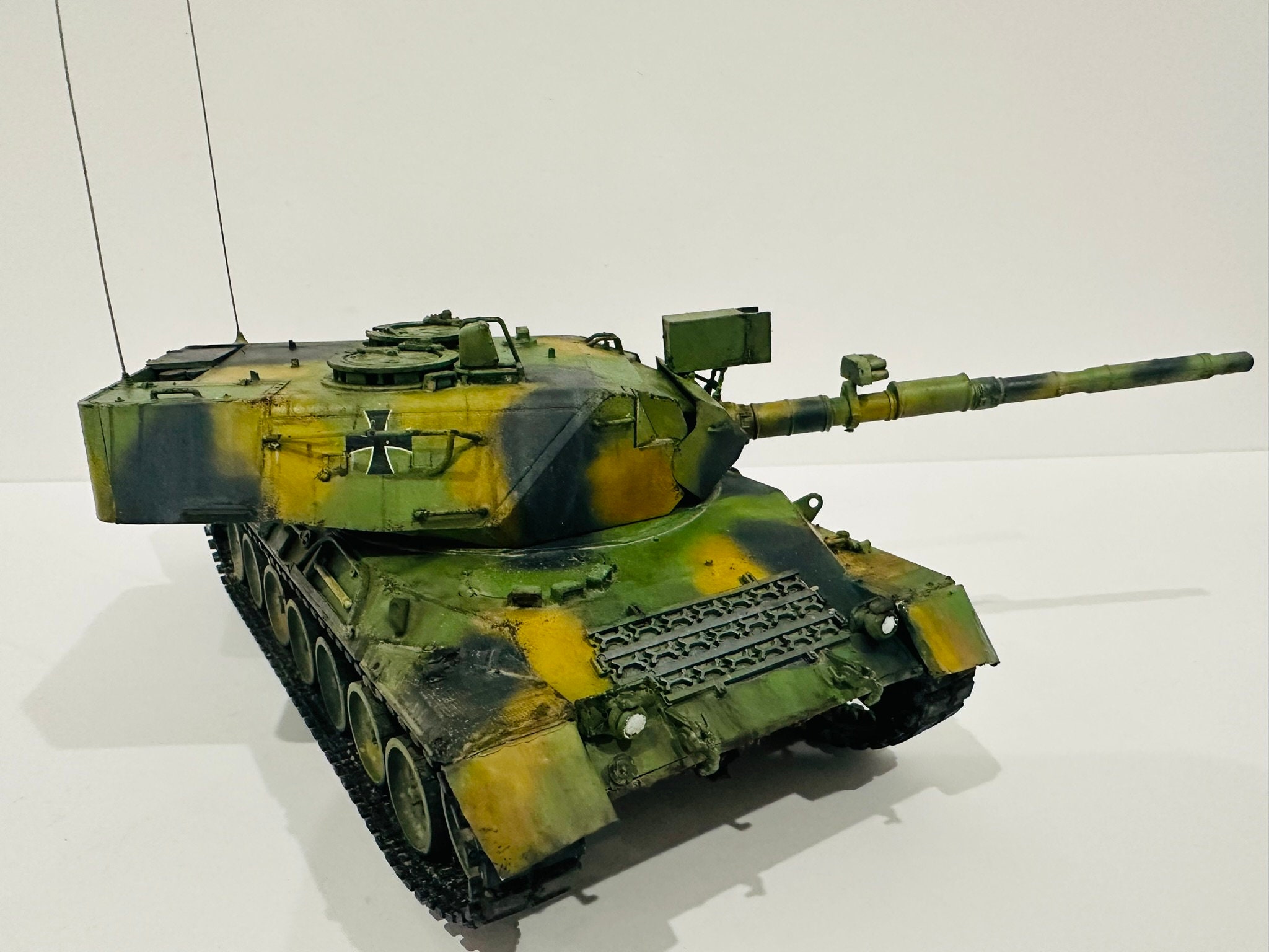 FINISHED Pro Built 1/35 Leopard 1A4 Tank Modern German AFV. Painted and ...