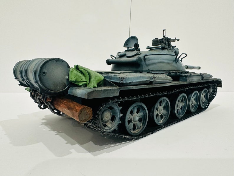 FINISHED Pro Built 1/35 T62 Modern Soviet Russian Tank AFV . Painted ...