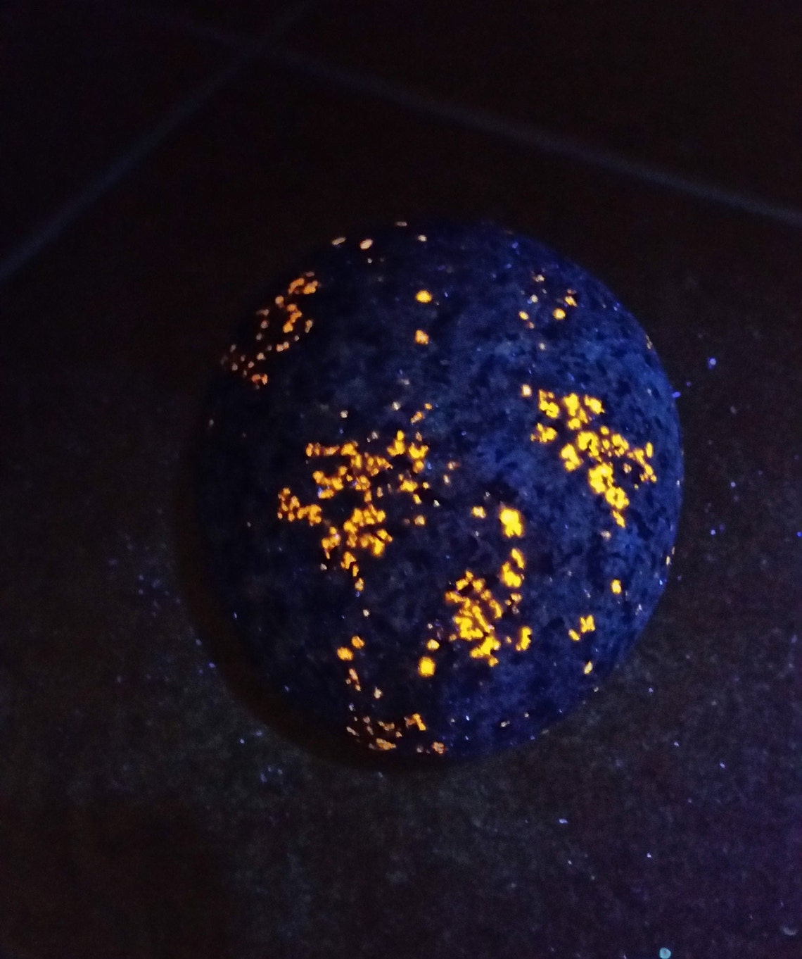 HUGH 3.75 lbs Emberlite Stone Glows with Black Light / UV | Etsy