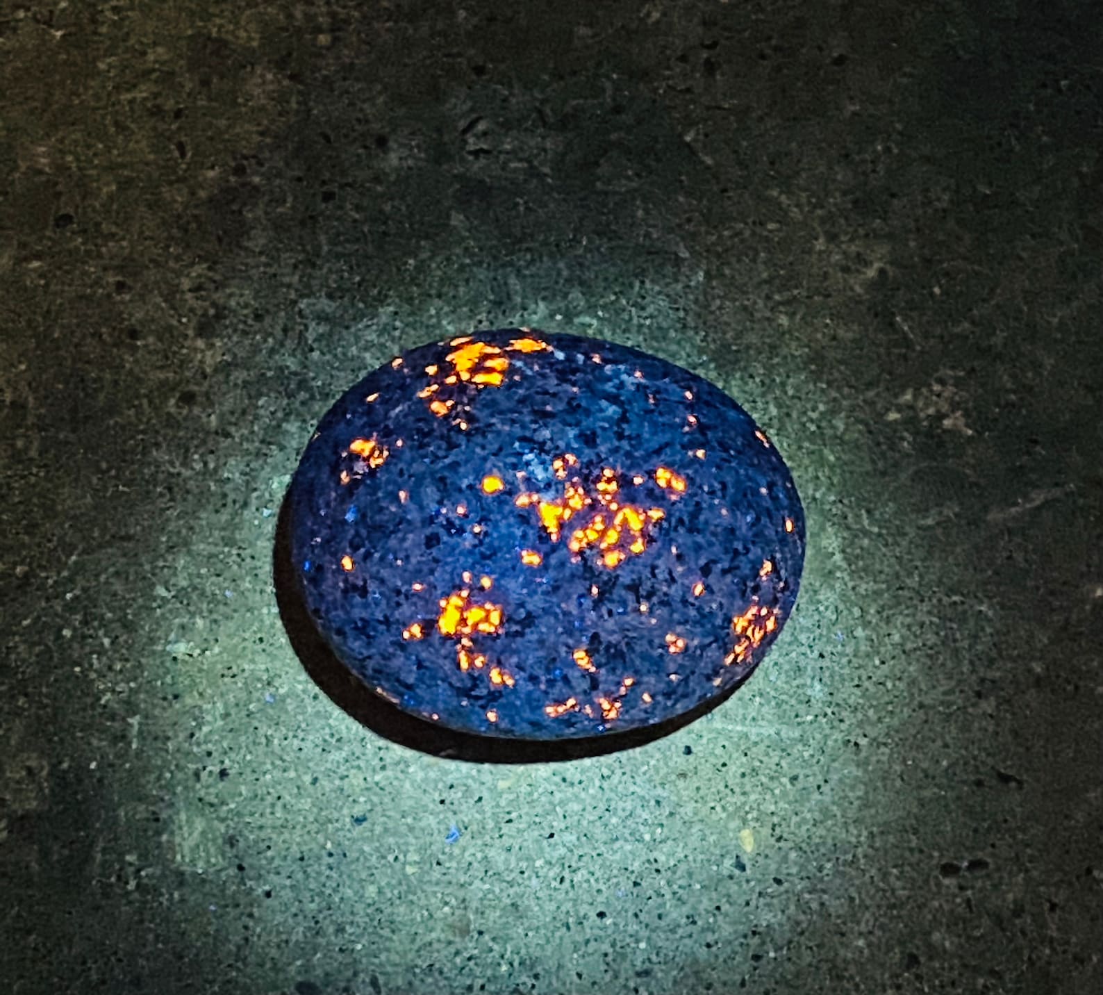 HUGH 3.75 lbs Emberlite Stone Glows with Black Light / UV | Etsy