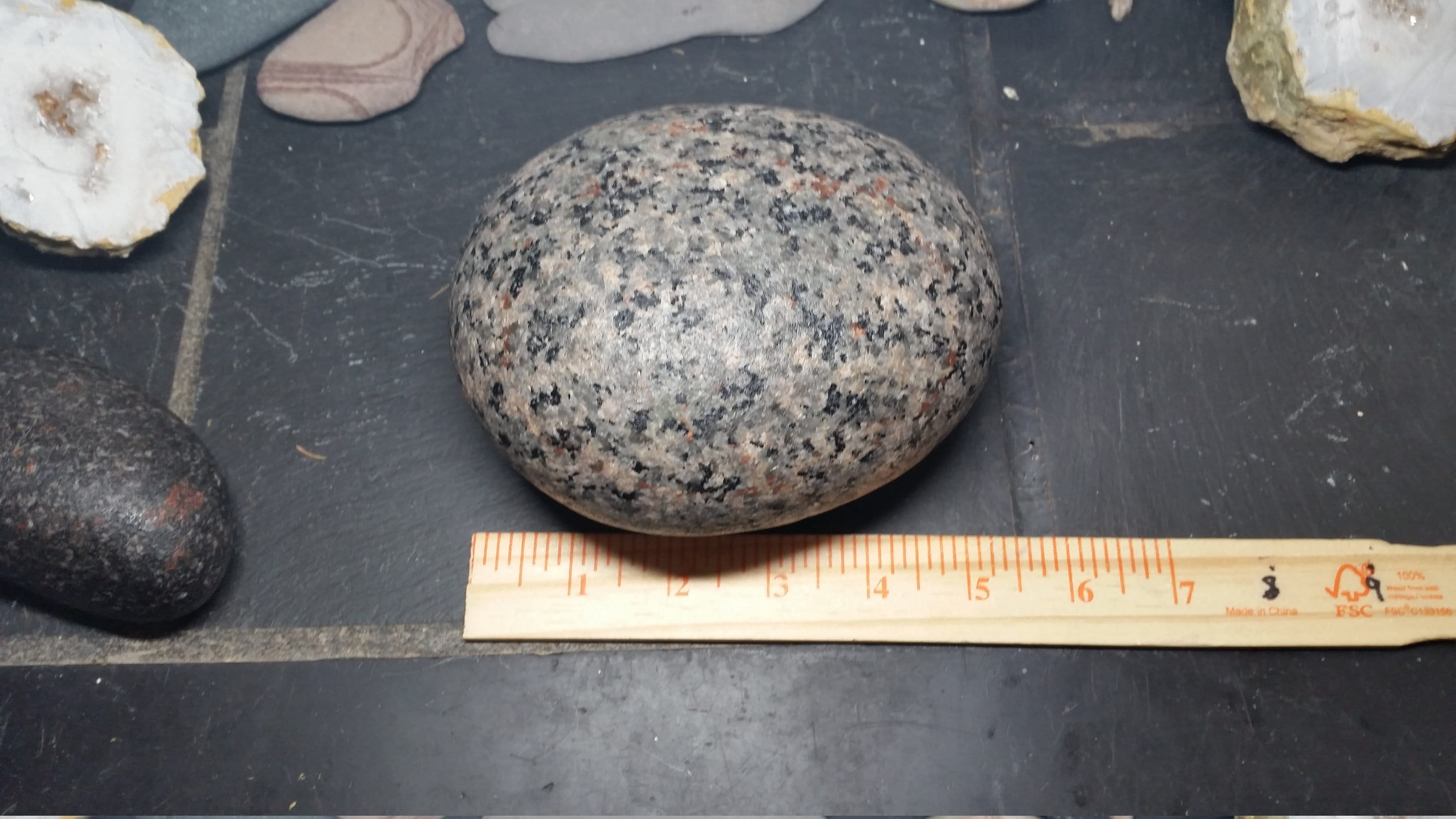 HUGH 3.75 Lbs Emberlite Stone = Glows With Black Light / UV Light ...