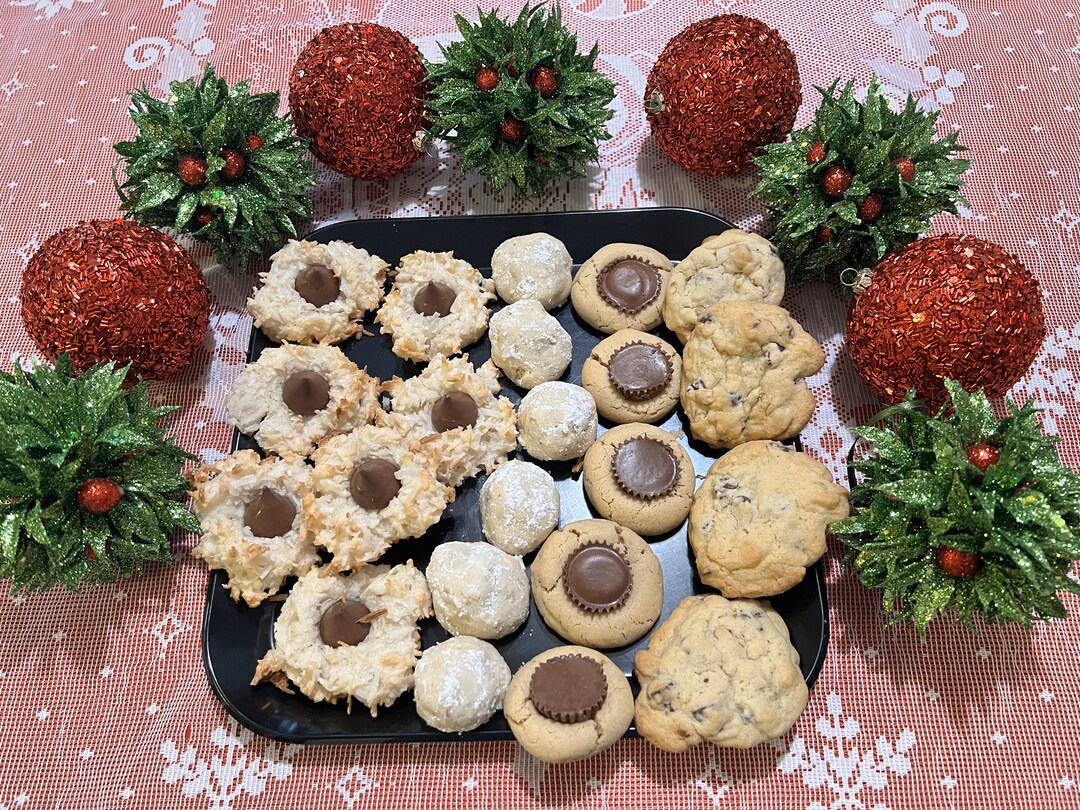 Christmas Traditional Holiday Cookies Assortment Party Cookies Cookie ...