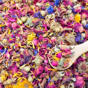 Premium Flower Forage Box | Natural Forage for Rabbits - Chinchillas ...