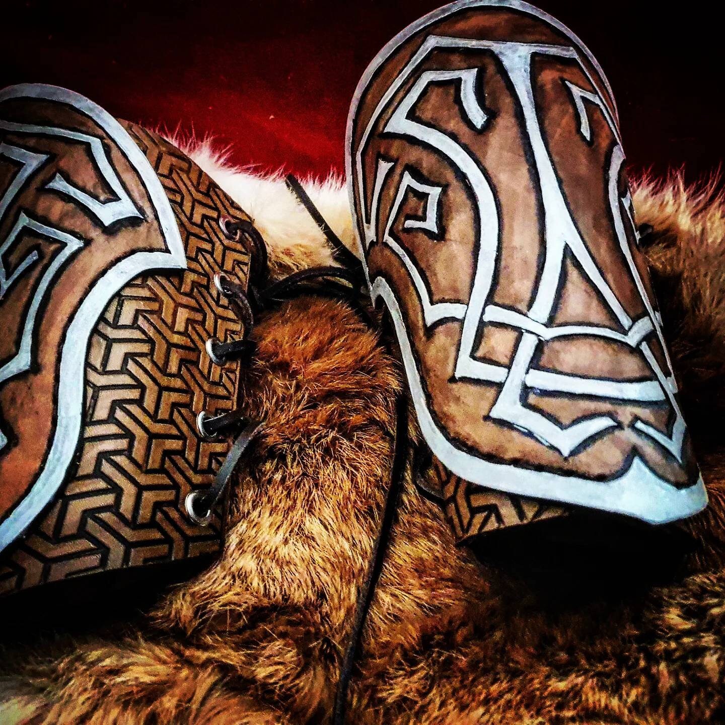 Medieval Fantasy Style Leather Vambrace / Forearm Cannon. Fantasy ...