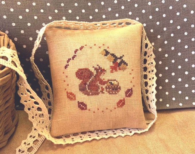 PDF Squirrel Quaker Cross Stitch Design - Thanksgiving Autumn Chart ...
