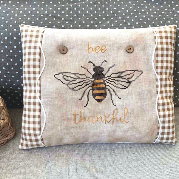 Primitive Bee - Etsy