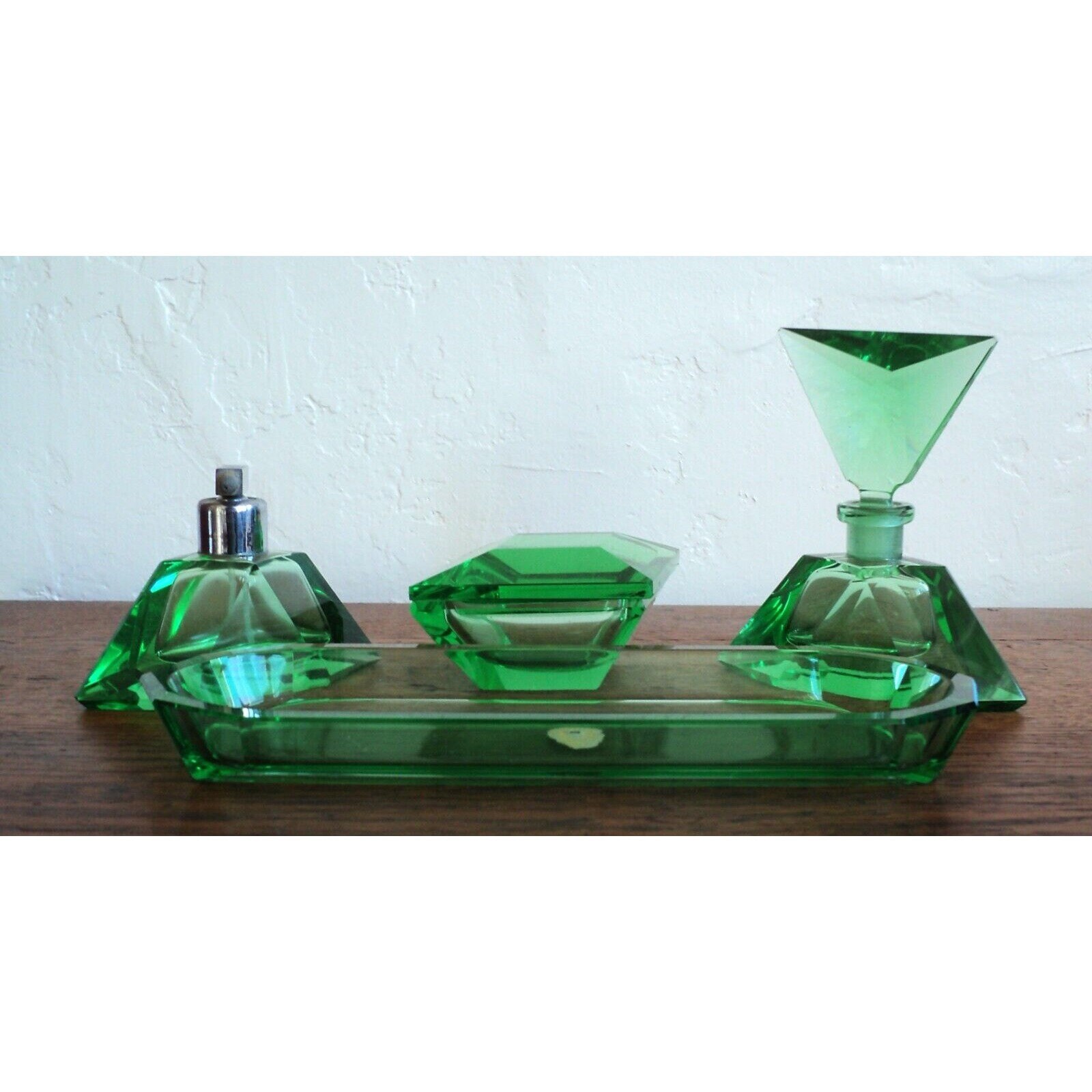 Art Deco Green Angular Crystal Glass DRESSER SET Perfume Bottles TRAY ...