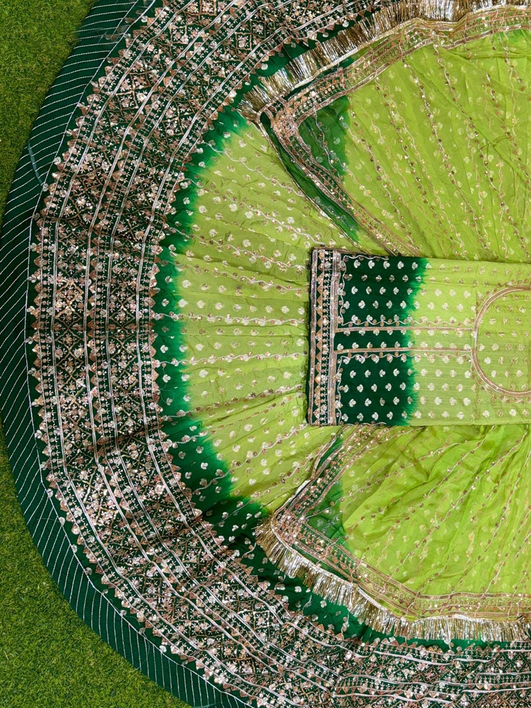 32 Kali Full Gher Banarasi Wedding Sangeet Premium Quality Shaded ...