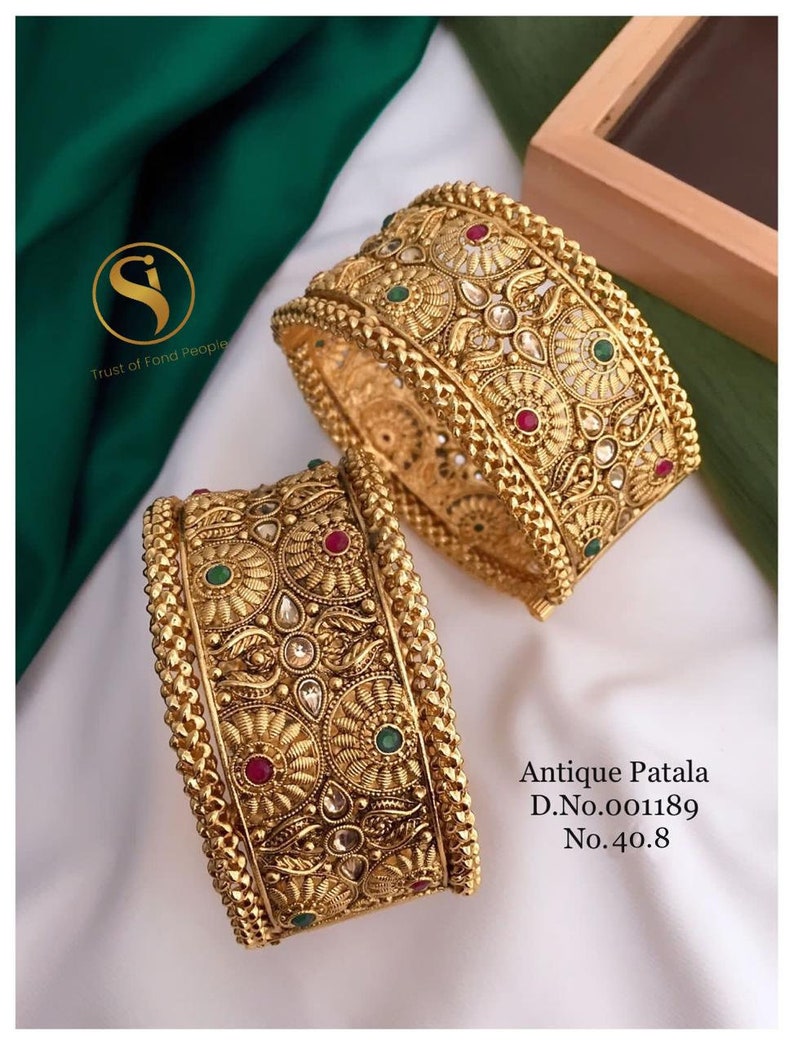 Saundaryam Fashions Women's Antique High Gold Openable Patla / Bengal ...