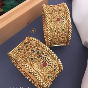 Saundaryam Fashions Women's Antique High Gold Openable Patla / Bengal ...