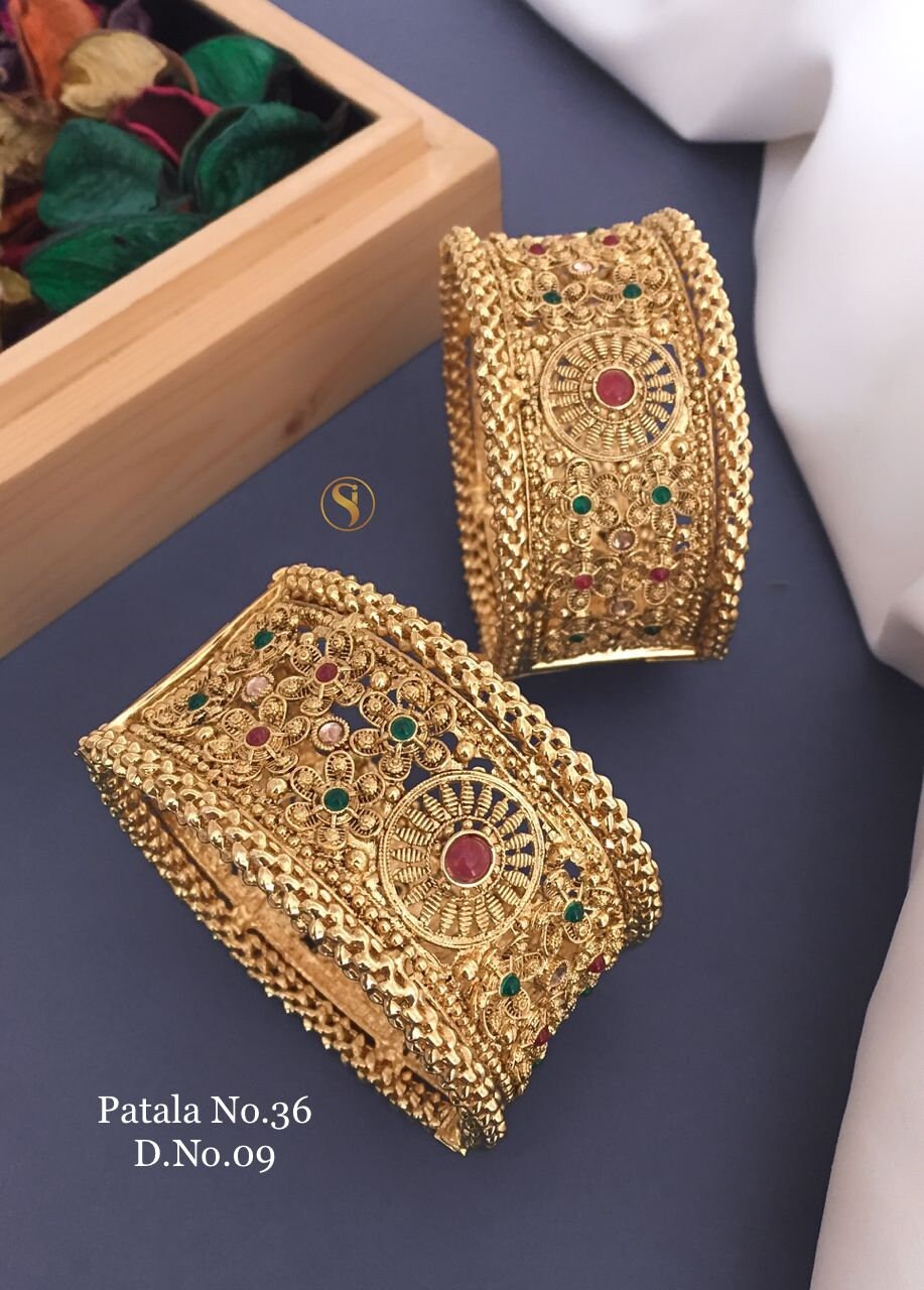 Saundaryam Fashions Women's Antique High Gold Openable Patla / Bengal ...