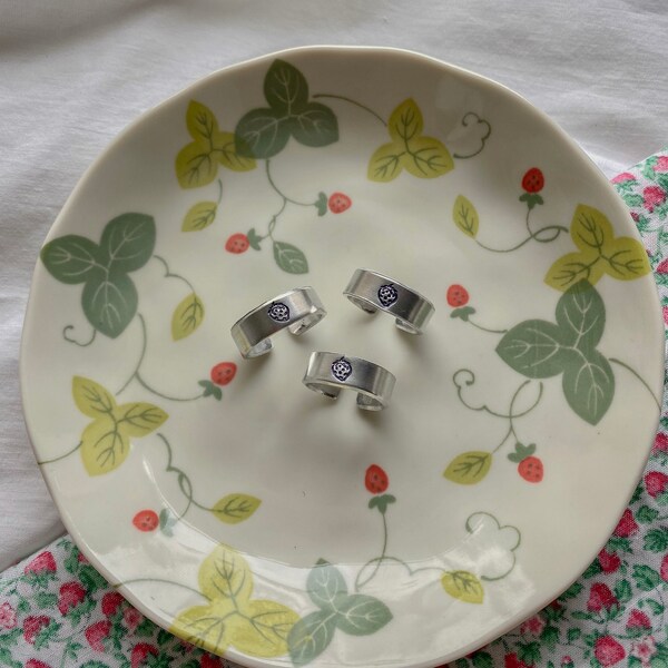 Strawberry Ring - Etsy