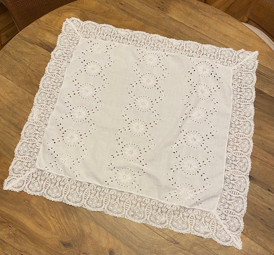 Vintage White Cotton Table Linen Topper Centerpiece With Lace Border ...