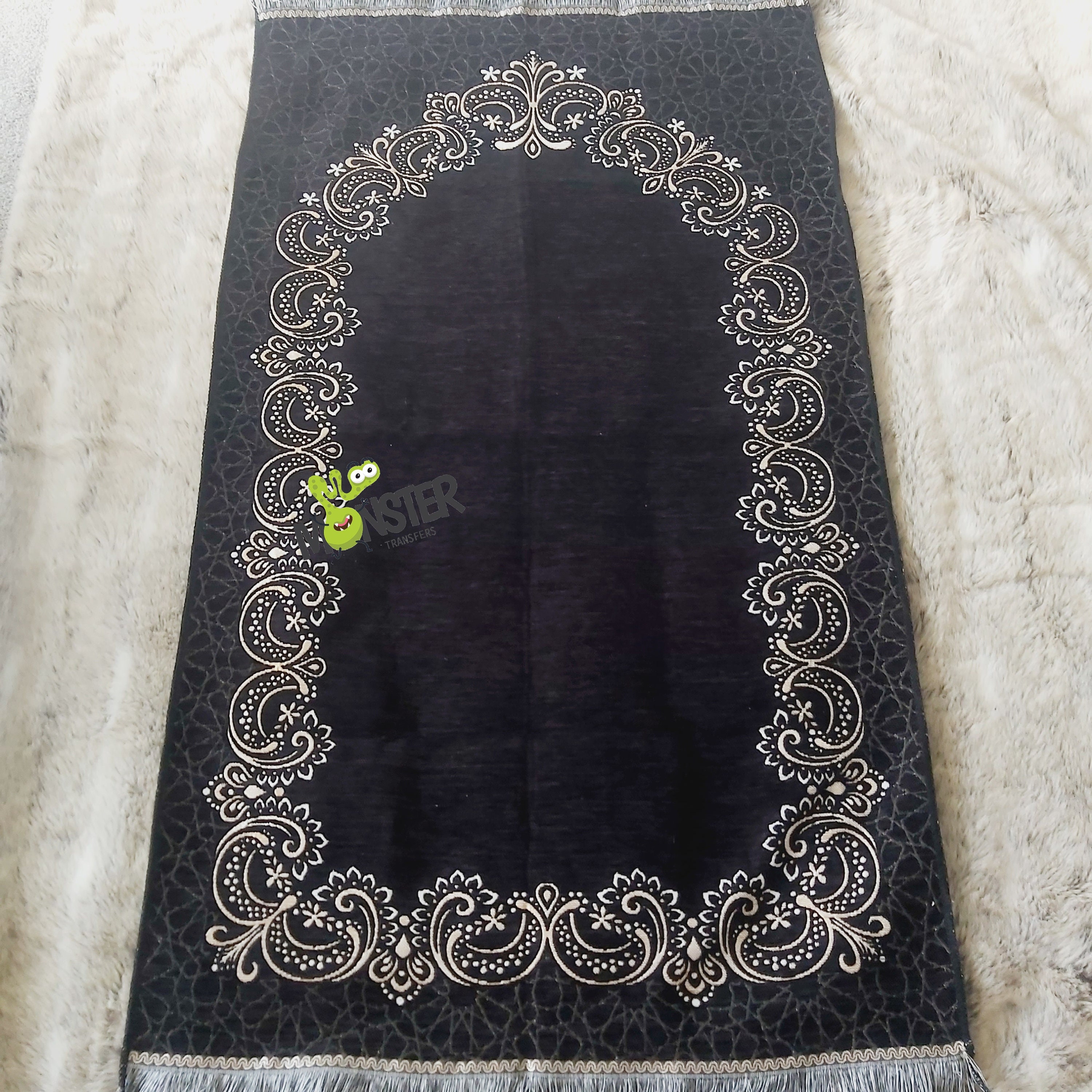 Personalised prayer mat with embroidery. Sejadah Salah mat | Etsy