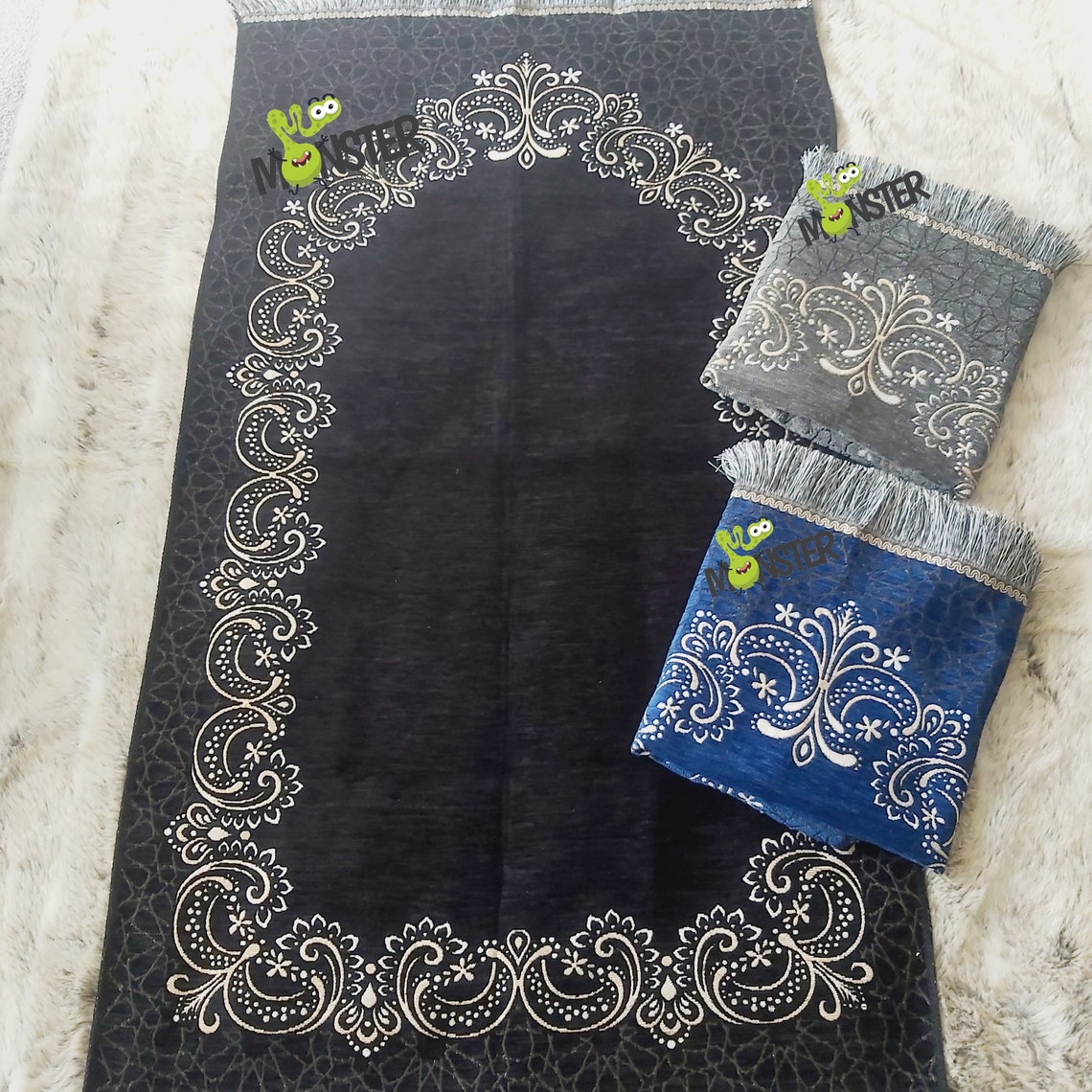 Personalised prayer mat with embroidery. Sejadah Salah mat | Etsy