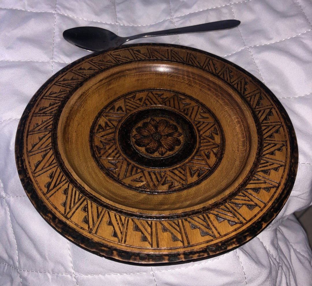 Unique Hand Design Using Pyrography hand Burnt Wooden Dish Hand ...