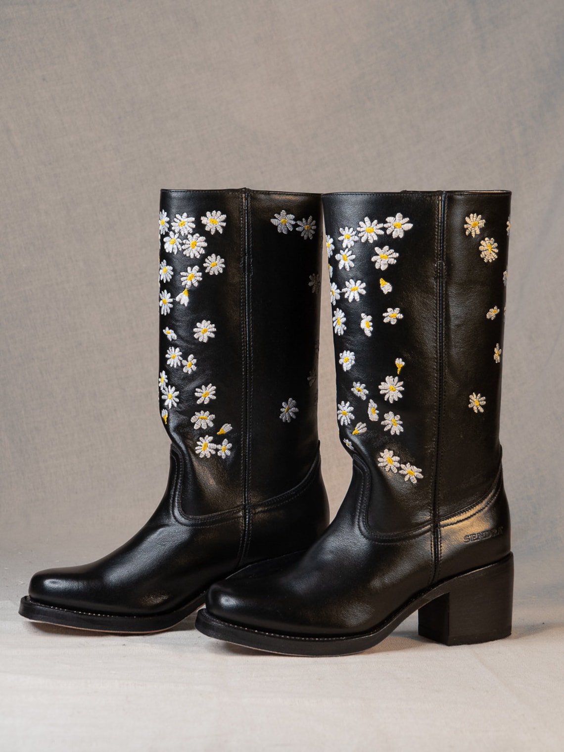 Black Boots With Embroidered Daisies | Etsy