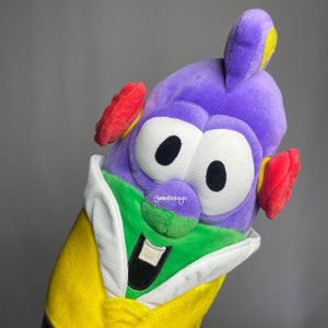 Vintage 2000s Larry Boy & Larry the Cucumber Plush Talking 2 in 1 Hero ...