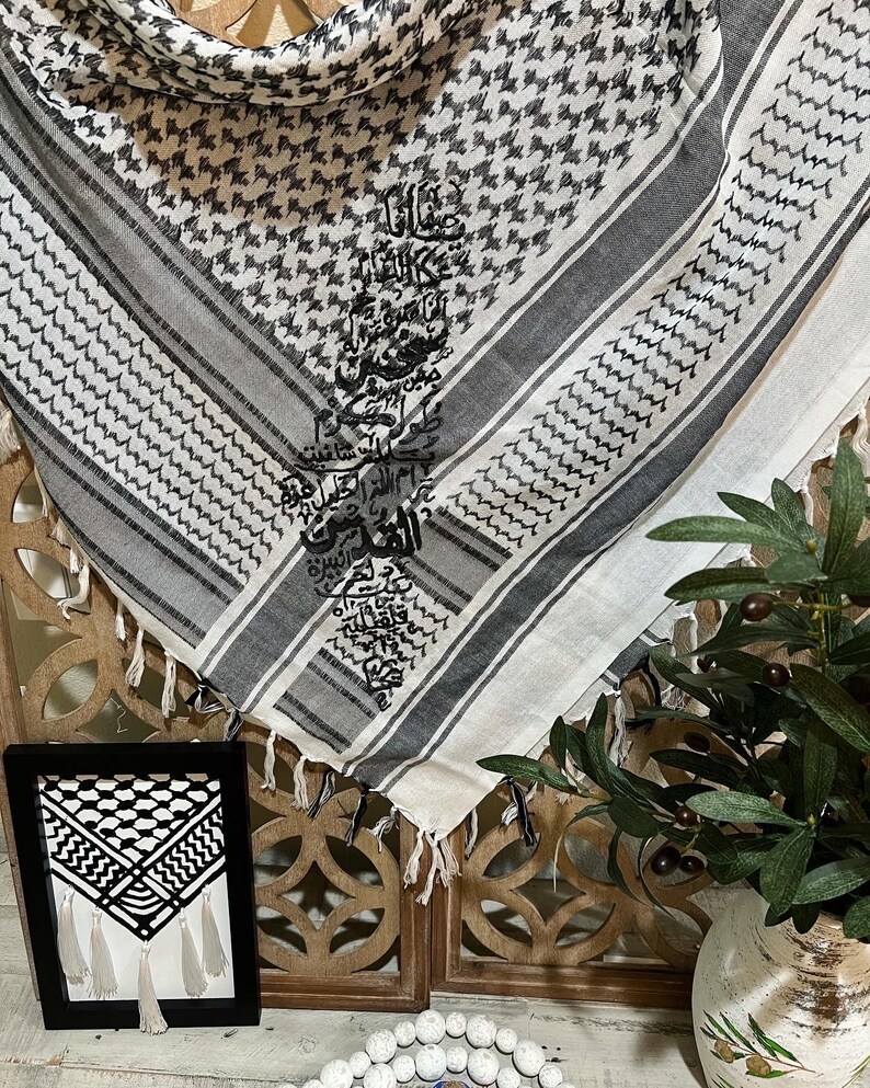 Palestine Map Hand Painted Kuffiya | Black Finishing | Palestinian Home ...