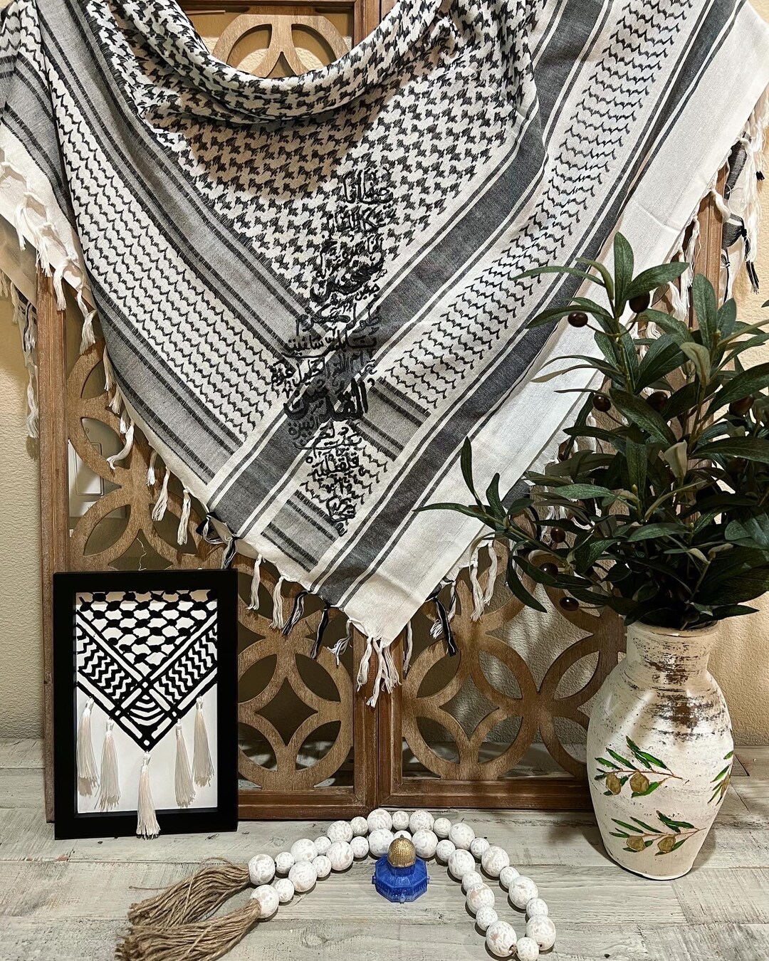 Palestine Map Hand Painted Kuffiya | Black Finishing | Palestinian Home ...