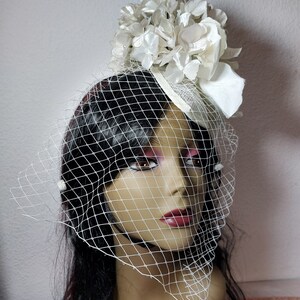 Retro Looking Bridal Mini Hat With Flowers and Veil, Vintage Style Mini ...