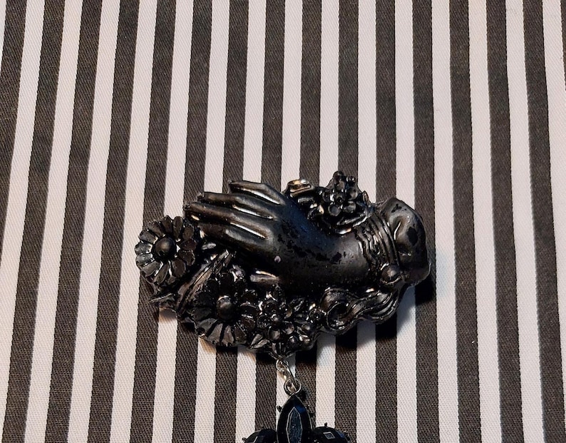 Victorian Hand W Flowers Brooch Pin, Elegant Gloves W Ribbon Bows ...