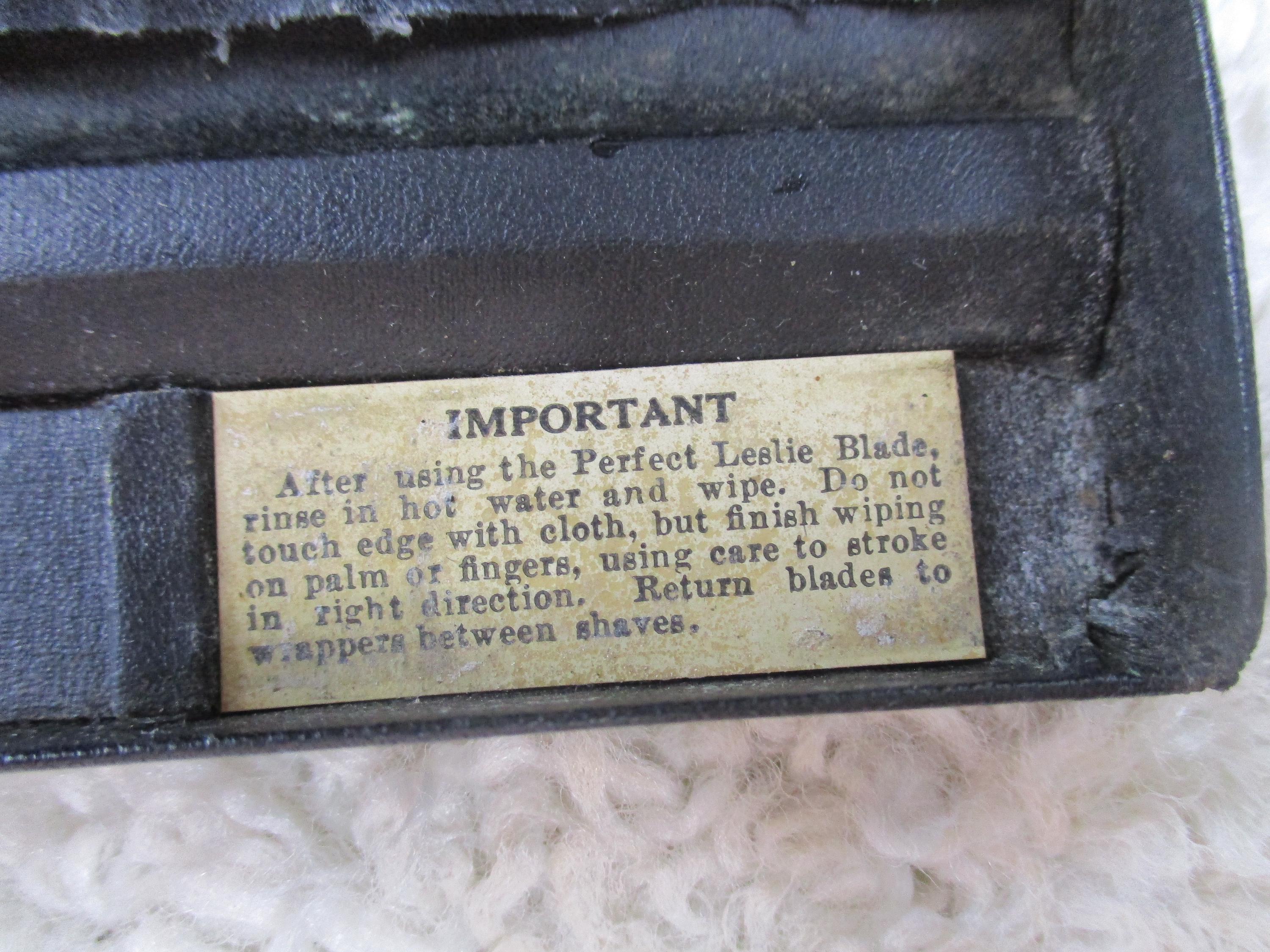 Vintage the Leslie Blade Junior Safety Razor W/ Blade Sleeve With Case ...