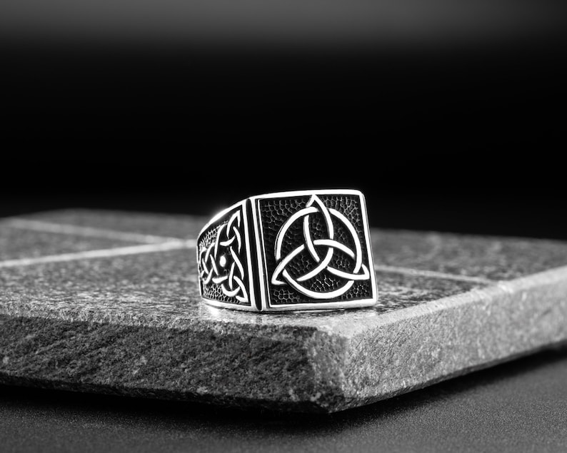 Silver Celtic Knot Ring, Trinity Knot Celtic Signet Ring for Men ...