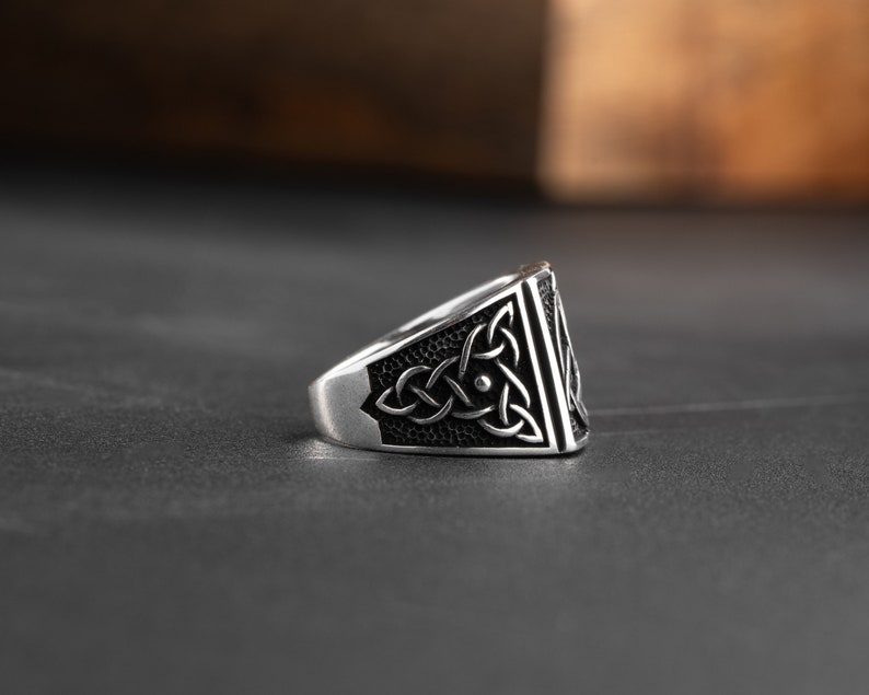 Silver Celtic Knot Ring, Trinity Knot Celtic Signet Ring for Men ...