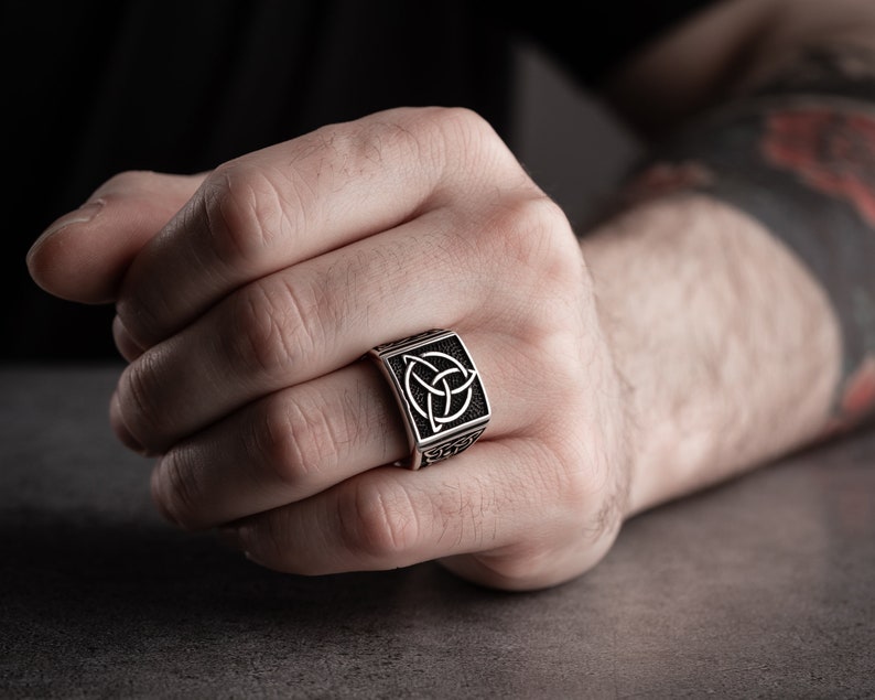 Silver Celtic Knot Ring, Trinity Knot Celtic Signet Ring for Men ...