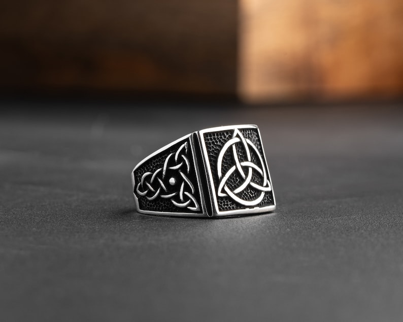 Silver Celtic Knot Ring, Trinity Knot Celtic Signet Ring for Men ...