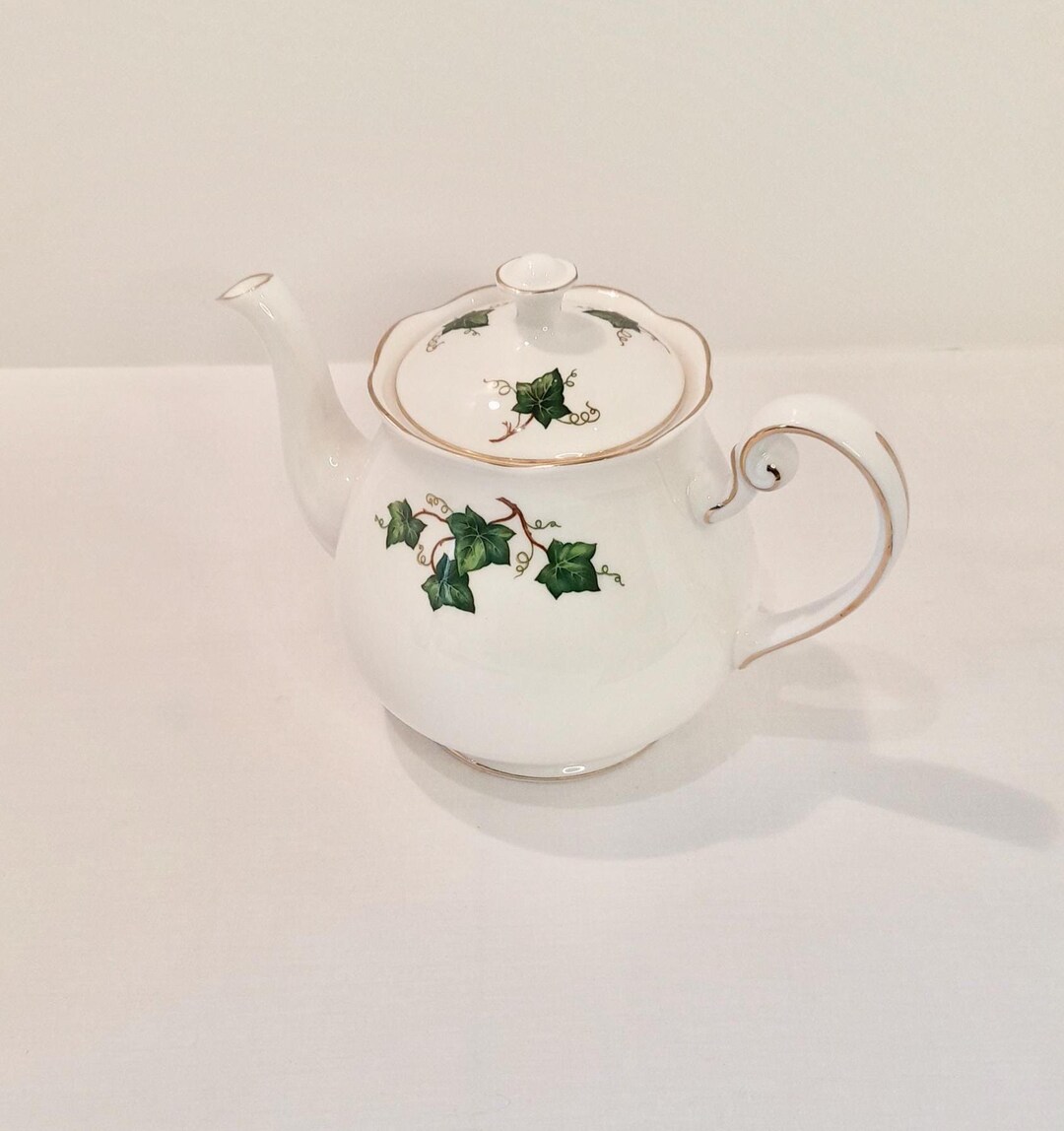 Colclough Ivy Leaf Teapot / Ivy Leaf Teapot / Christmas Teapots ...