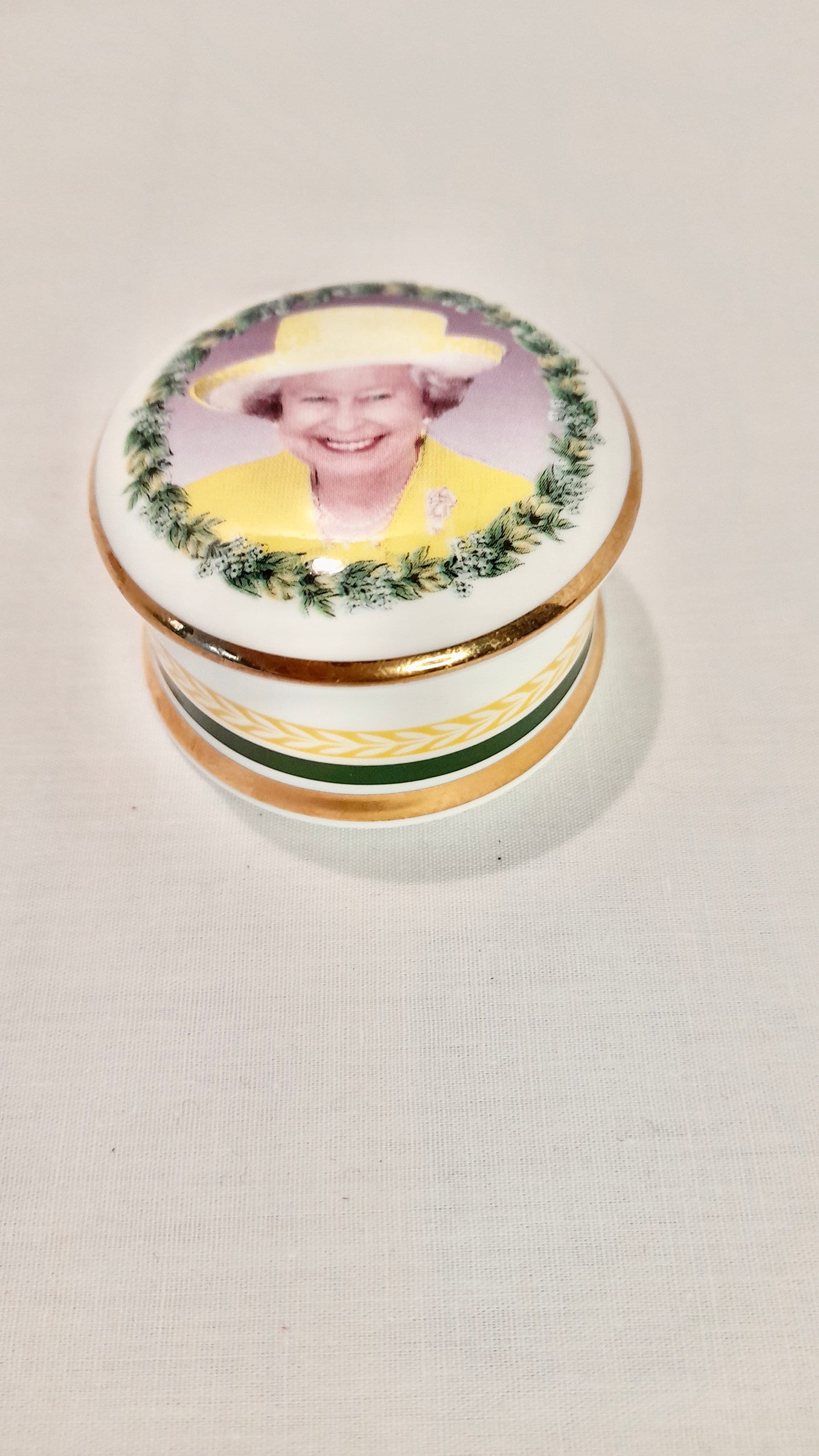 Royal Commemorative / Queen Elizabeth II / Queen Elizabeth / Royal ...