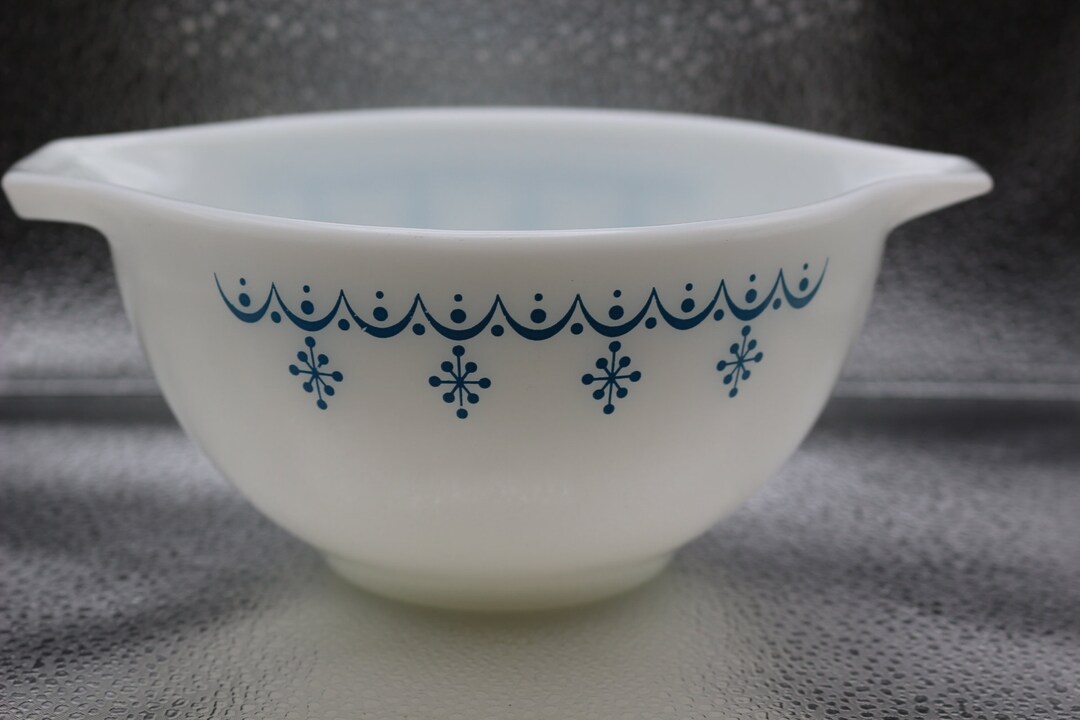 Vintage Pyrex Snowflake Blue "garland" Cinderella Bowl #441 - Etsy
