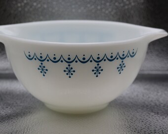 Vintage Pyrex Snowflake Blue Garland Mixing Bowl 443 Cinderella Bowl 10 ...