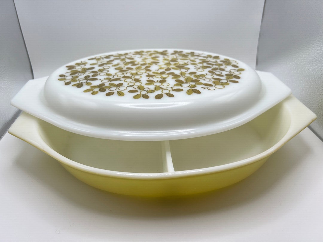 Vintage Pyrex Verde olives 063 1.5 Quart Oval Divided Serving Dish in ...