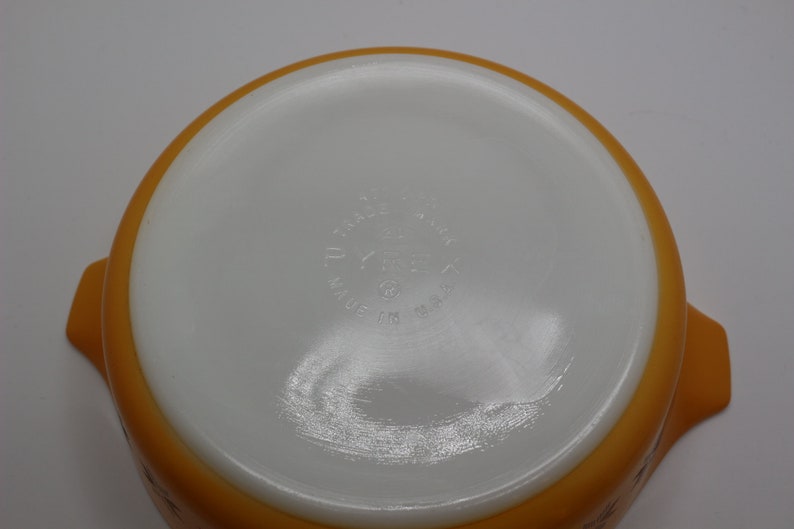 Vintage Pyrex Town and Country Cinderella Casserole Dishes (#471 and ...