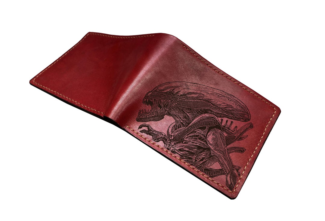 Alien Xenomorph Engraved Wallet, Custom Leather Men's Wallet, Gift for ...