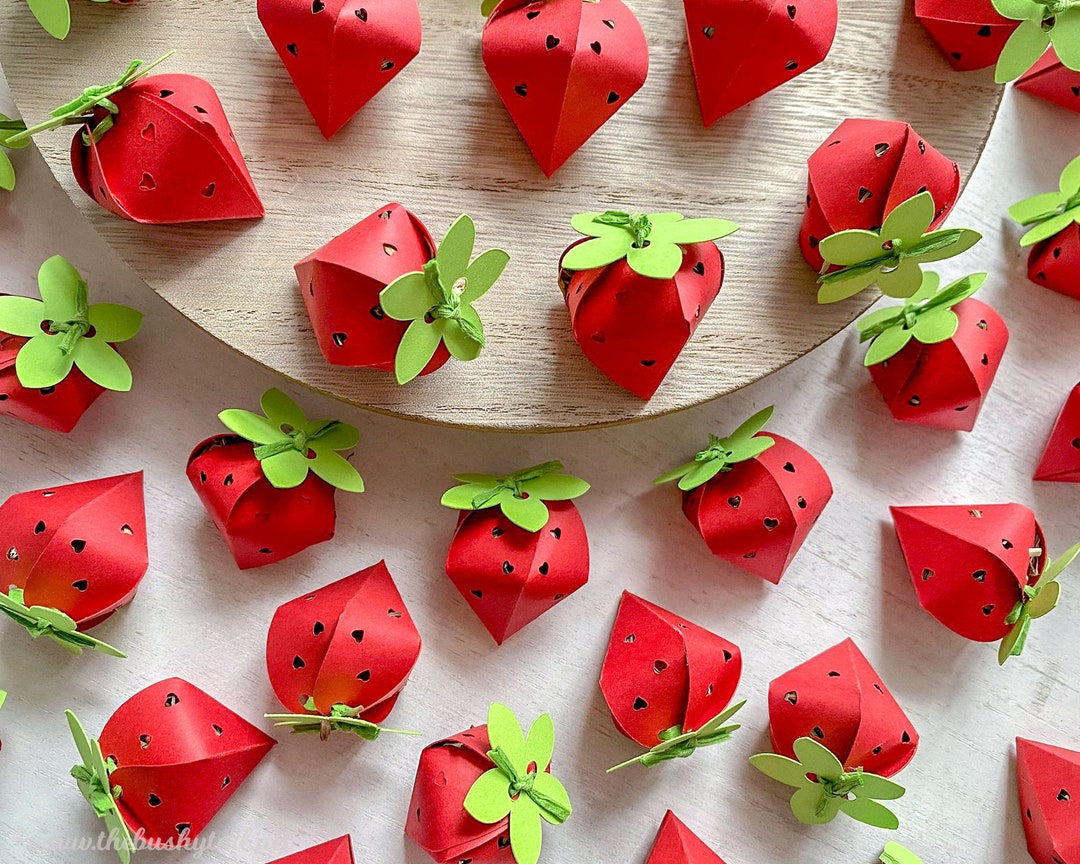 Bitty Berries 12 Pack, Rabbit Treats, Toys for Bunny, Small Pet Treats ...