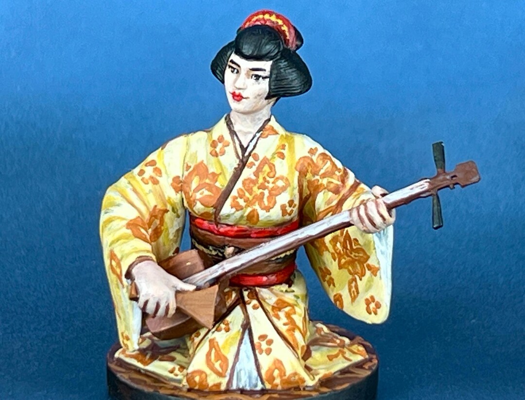 Miniature Geisha Figurine - Plastic Collectible, Cultural Tabletop Art ...