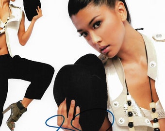 RIHANNA Autographed 8 X 10 Signed Photo COA - Etsy