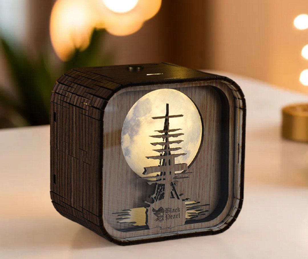 Pirates of the Caribbean Music Box 3D Light LED Davy Jones Locket Song ...