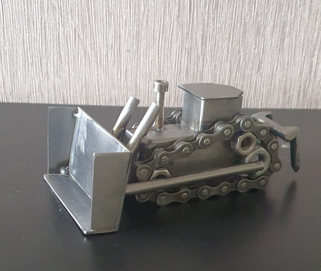 Nut and Bolt Ornement / Bulldozer / Scrap Metal Art / Nut and Bolt ...