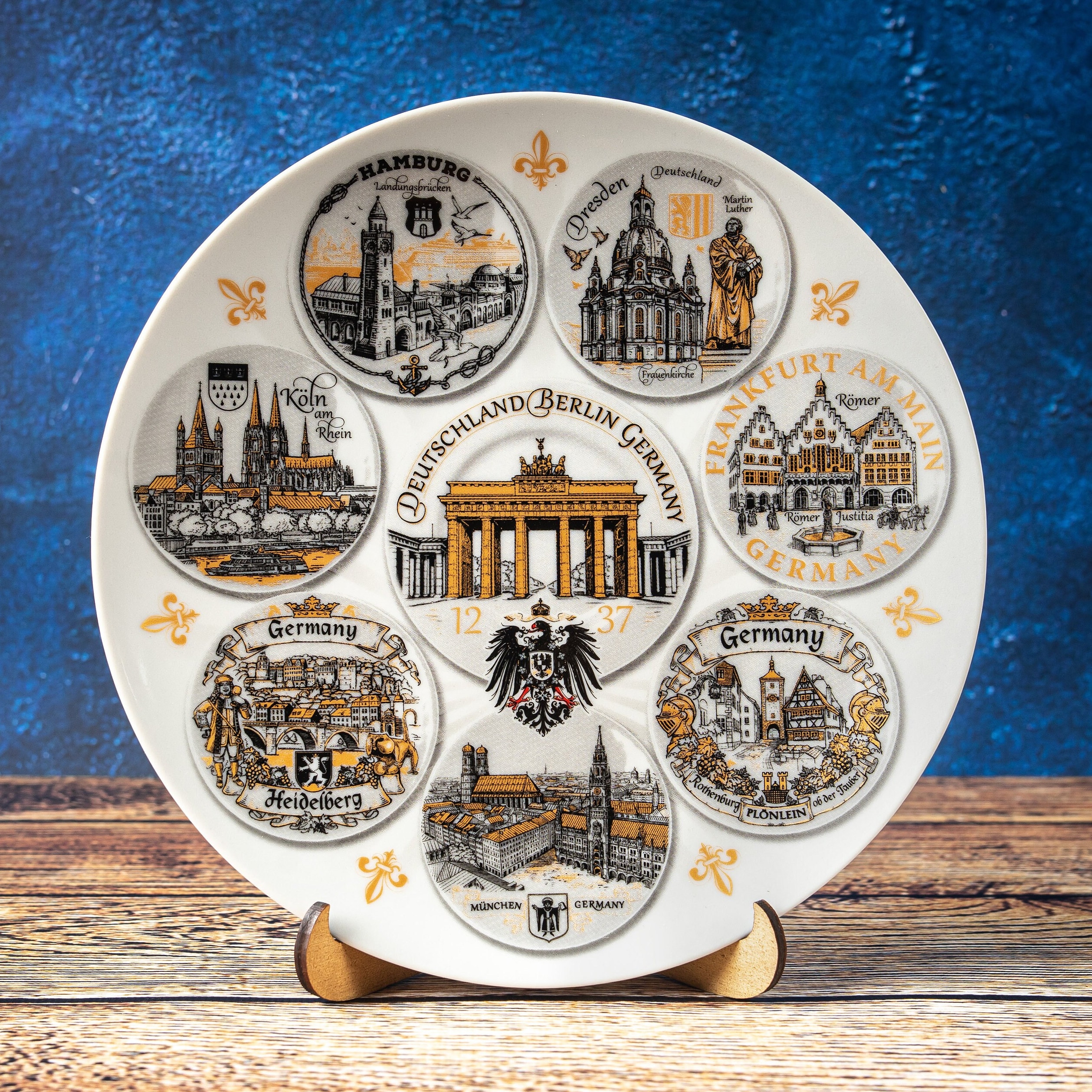 Germany Plate. Gold Style Hanging Wall Porcelain Plate 20cm Decorative ...