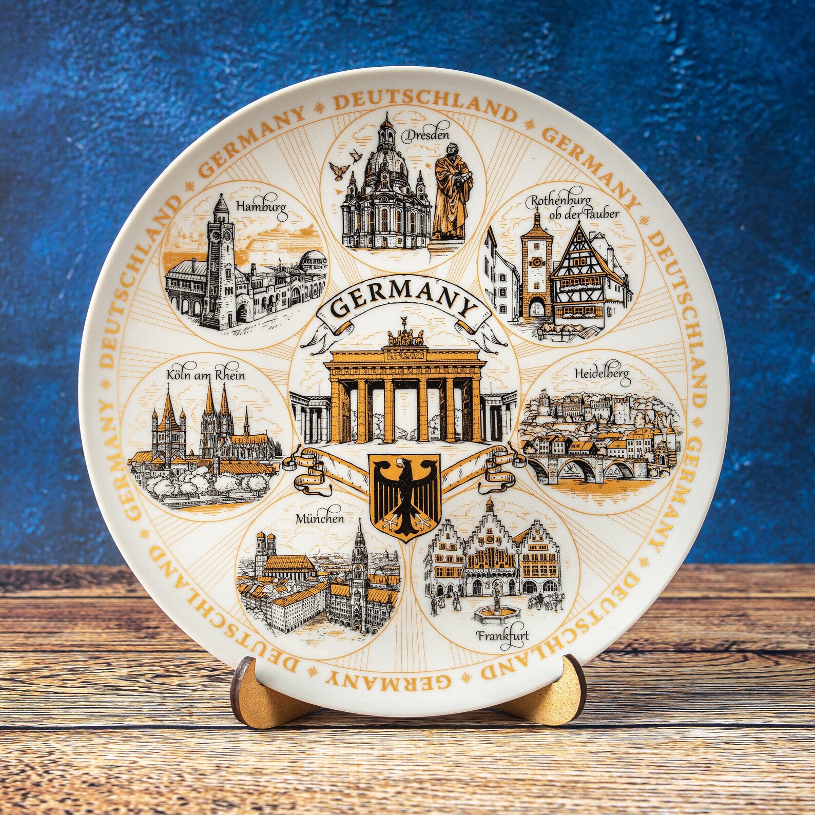 Germany Plate. Gold Style Hanging Wall Porcelain Plate 20cm Decorative ...