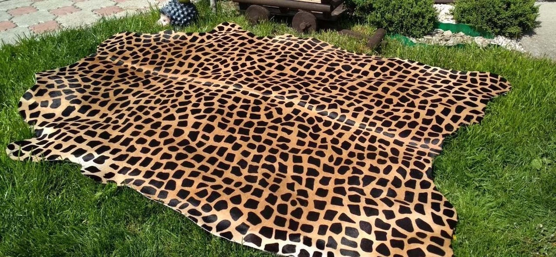 Giraffe authentic cowhide rug Italian genuine giraffe print | Etsy