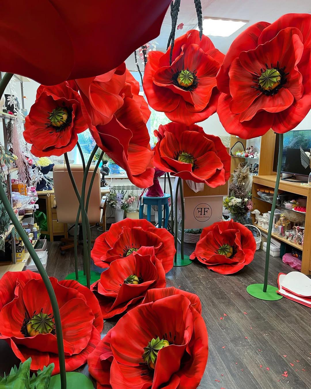 Large Crepe Paper Poppy Flower: Stage & Photo Prop Decor - Etsy