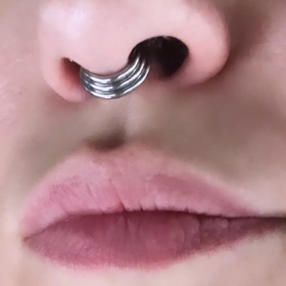 Zadamer 14kt Gold Triple Stacked Septum Daith Seam Ring